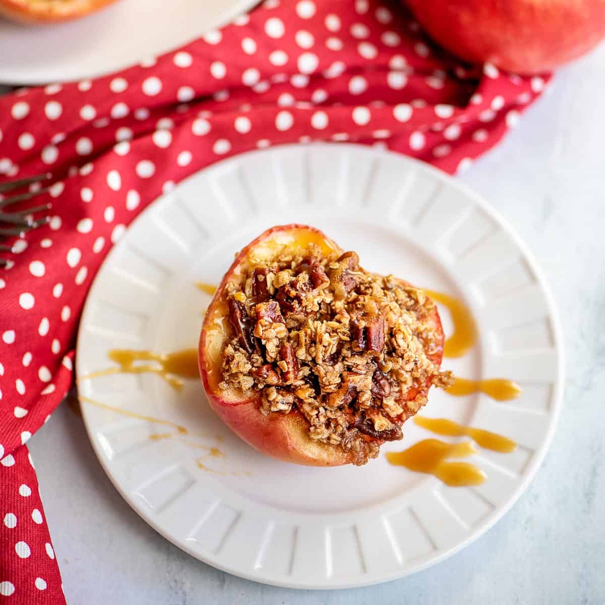 Baked Apples with Crumble topping - Make It Skinny Please